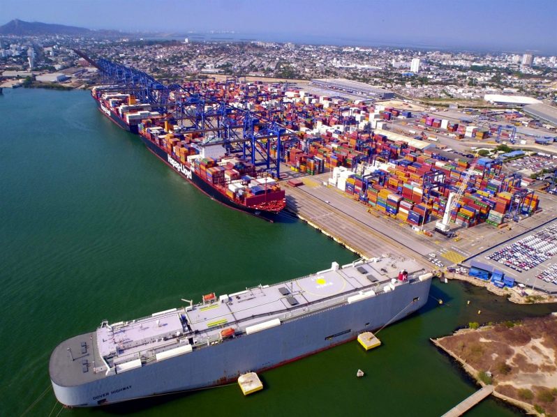 TRANSPORTE MARÍTIMO: Contecar de Colombia atiende simultáneamente dos ...